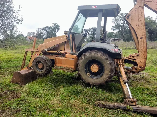 Retroescavadeira Case 580 SL - Minnera - Equipamentos