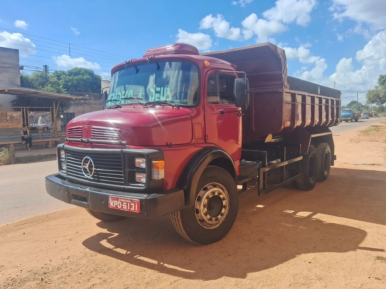 Caminhão caçamba 1518 - Minnera - Equipamentos