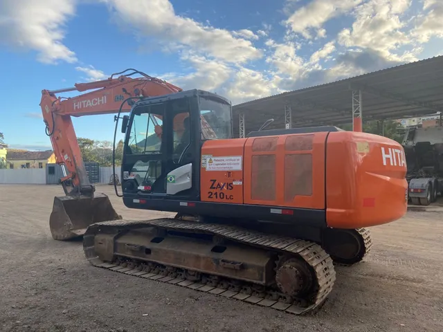 Escavadeira Hitachi 2014 ZAXIS 210 LC - Minnera - Equipamentos