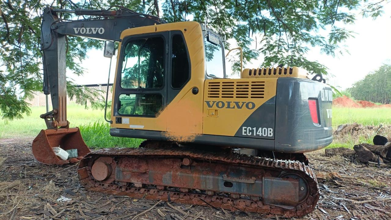 * Escavadeira EC140B * Volvo -Ano 2011 - Minnera - Equipamentos